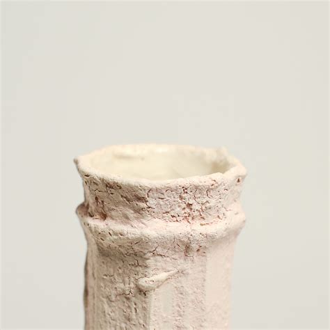 Blush Column Vessel By Melbourne Ceramicist Iggy And Lou Lou Pépite