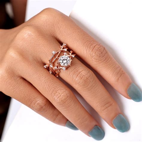 Vintage Leaf Twist Ring Set Round Moissanite Engagement Ring Nature