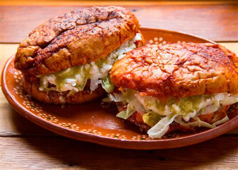 Pambazo Platillo Emblemático De La Gastronomía Mexicana