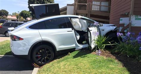 Model X Crash Details Emerge Tesla Claims Human Error Owner Says Otherwise The Truth About Cars