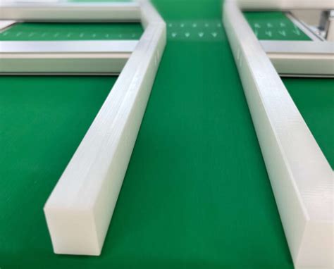 Flexible Conveyor System For Automatic Product Alignment