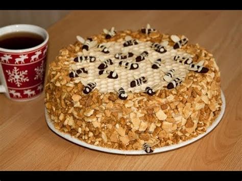 Торт Медовик. / Вкуснейший крем со сгущенкой. - YouTube