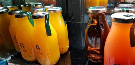 Surakarta Java Central Indonésie 02 Août 2022 Jus Dorange Starbucks Mélange De Jus De