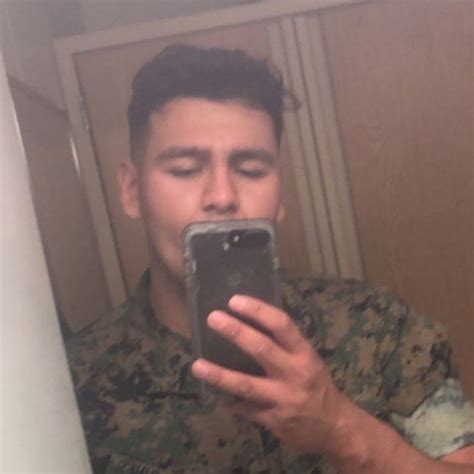 Robert 🇭🇳🇸🇻 Robert Membreno Snapchat Stories Spotlight And Lenses