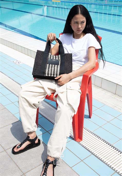 6 Of The Best Entry Level Jobs In Fashion You Can Apply For Right Now