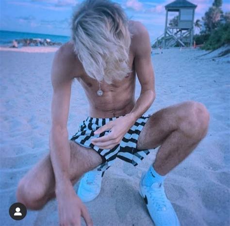 Mark Thomas Scrolller