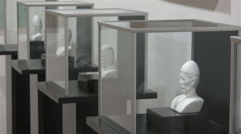 “plisi” Gdhend Simbolet E Rezistencën E Shqiptarëve