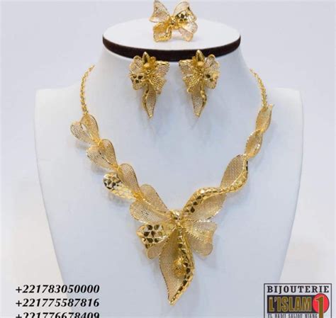 Luxury Gold Necklace With Intricate Design Hand Set 22k Gold Luxury