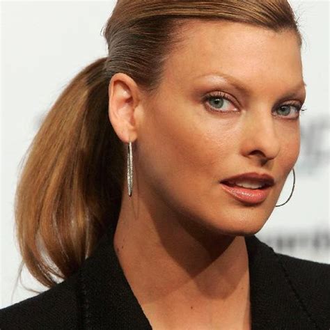 Linda Evangelista Hairstyles Her Hair Over The Years