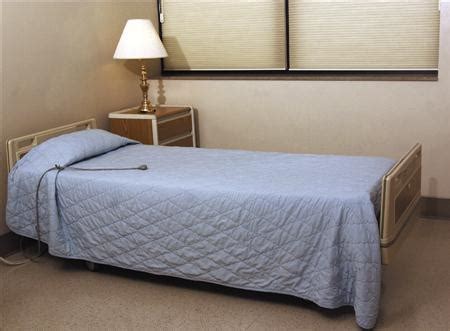 19 Bedmaking Nurse Key