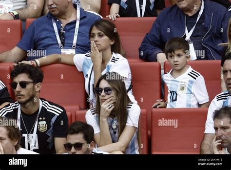 Lionel Messi Wife And Son