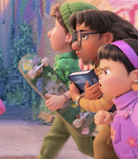 All The Turning Red Easter Eggs You May Have Missed With Ashley And