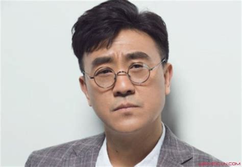 何冰妻子照片及个人资料 和妻子的爱情故事 达人家族