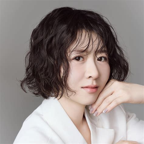 비비크림 잘못썼다가 얼굴 흙톤되고 회색깔 되고 촌스러워보였던적 저만 있는거 아니죠🥲 근데 요즘은 비비도 전이랑 달라요 고급지고