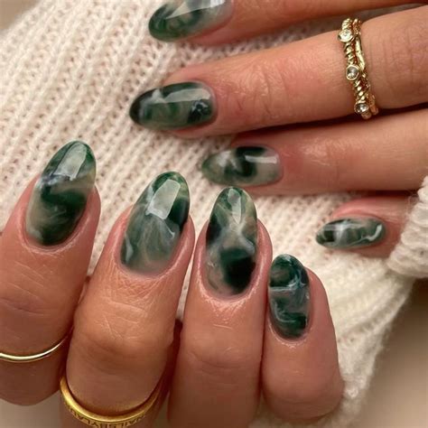 14 Shimmering Cat Eye Manicures You Wont Be Able To Resist This