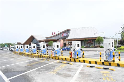 浙江嘉兴高速服务区充电站扩建项目首批投入运行 新华网