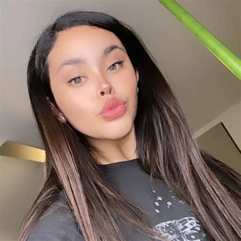 Jen Blanco Age How Old Is This Social Media Star Erofound