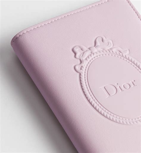 Dior Salon Passport Cover Songe Pink Dior Médaillon Debossed Calfskin