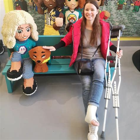 Just Enjoying A Day Out With Cast And Crutches Leg Cast It Cast