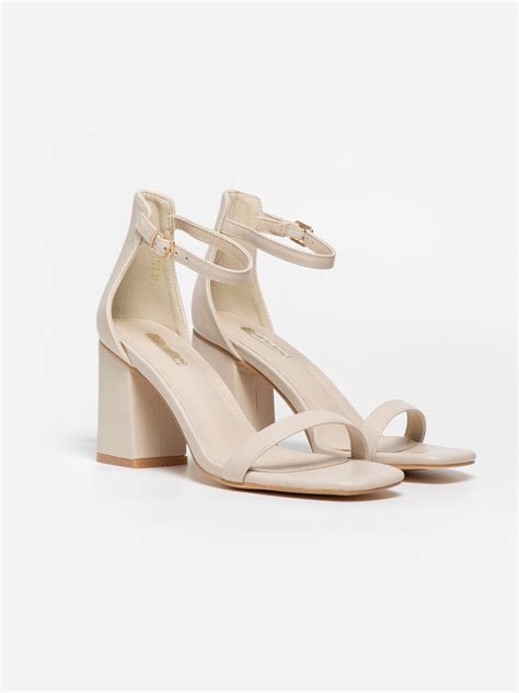 Sandalia Tacón Fine Beige Sandalias Tacon Tacones Tacones Casuales