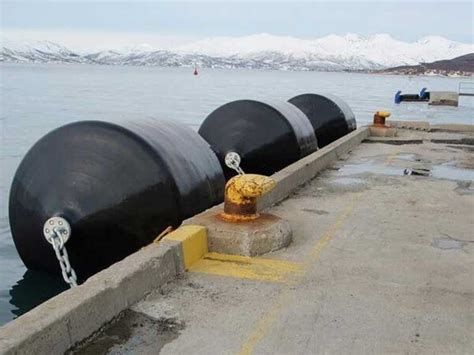 Pneumatic Fenders Vs Foam Filled Fenders Key Differences