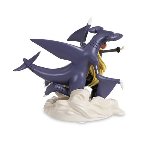 Cynthia And Garchomp Pokémon Trainers Figure Pokémon Center Official Site