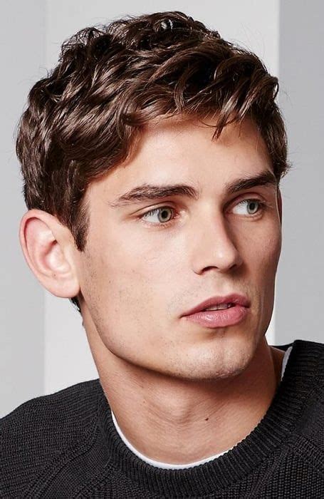 45 Best Hairstyles For Men With Wavy Hair Wavy Hair Men Mens
