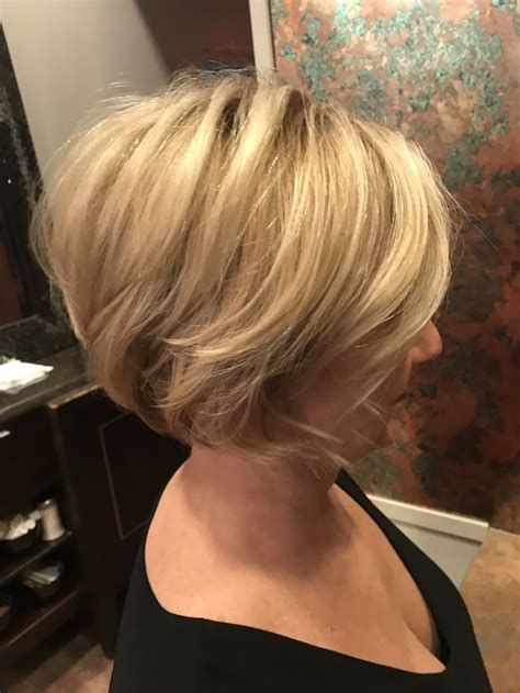 Layered Bob Haircut For Thick Hair Hair Cuts Hairstyles Haircuts