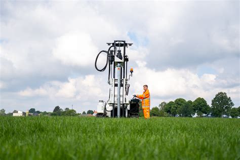 Hydraulic Machine Model 800 First Base Ground Screws