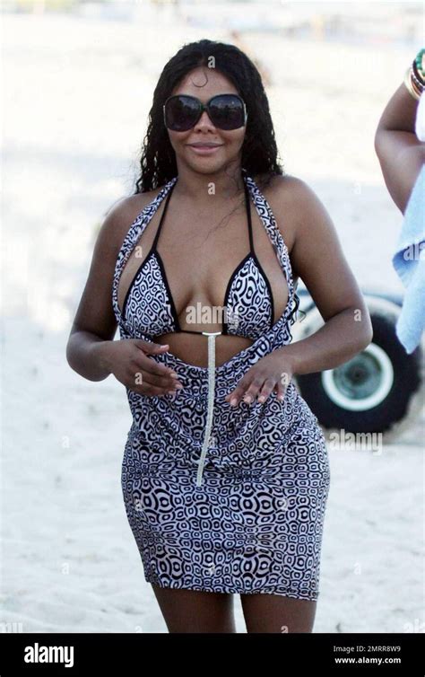 Víla Antológie Textúra Lil Kim Bikini Závislý Nálepka Obrubník