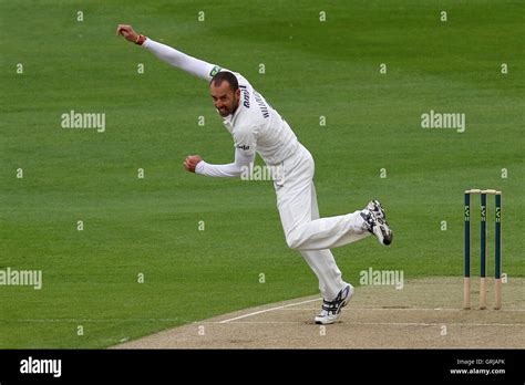Charl Willoughby In Bowling Action For Essex Essex Ccc Vs Kent Ccc