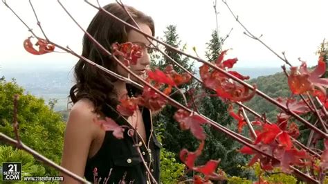 Sophie Lynx Scrolller