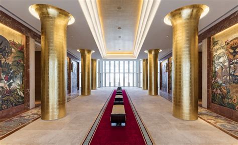 Faena Hotel Miami Beach Combines Jeff Koons Sculptures And Baz Luhrmann