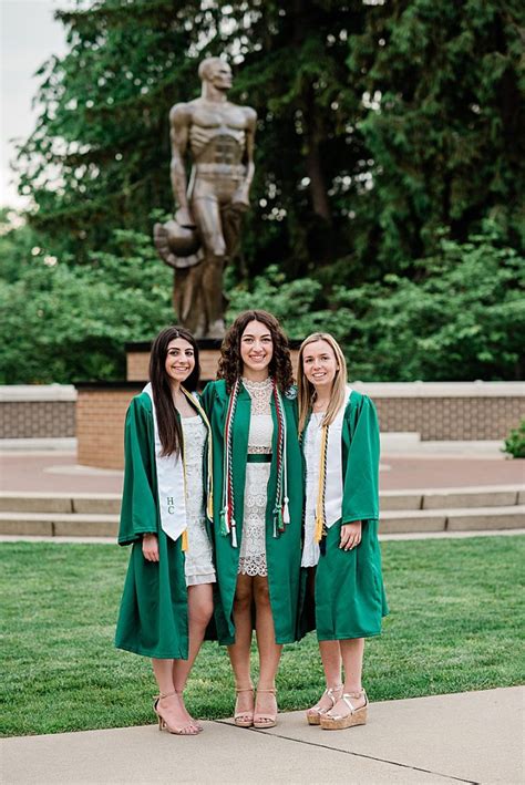 Michigan State Senior Portraits With Roommates On Msus Campus