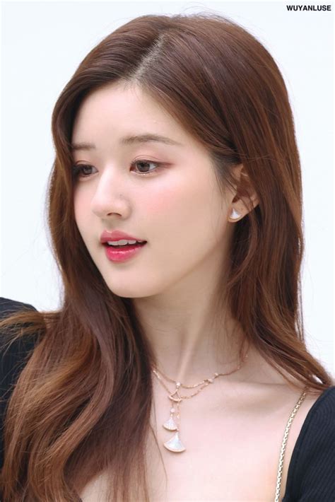 Pin By Btra On Chen Yuqi Asian Beauty How To Look Classy Pretty Selfies