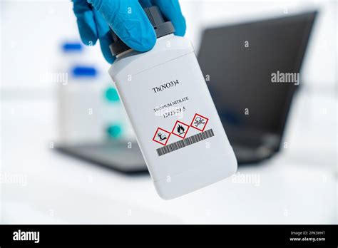 Th No3 4 Thorium Nitrate Cas 13823 29 5 Chemical Substance In White
