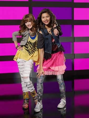 Zendaya Outfits On Shake It Up