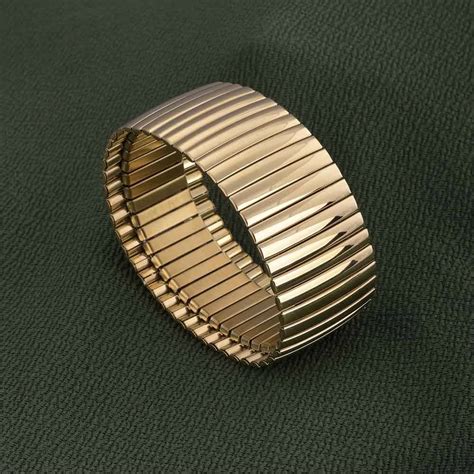 Sleek Golden Mesh Bracelet Sleek Golden Mesh Bracelet · Eternz