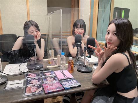 230216 Le Sserafim Jp Twitter Update Sakura Chaewon And Yunjin R