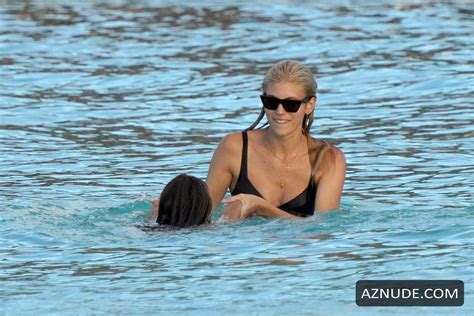 Devon Windsor And Johnny Dex Were Seen Enjoying The Sea During Their
