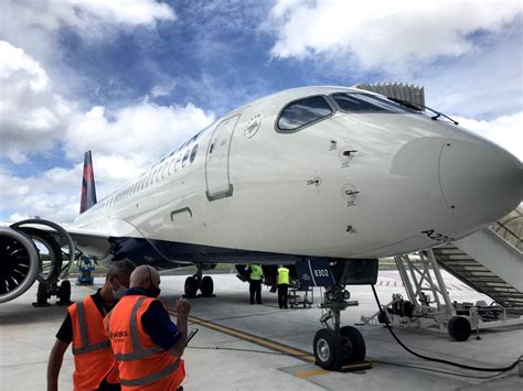 Delta Launches Longest Route From Laguardia The Bulkhead Seat