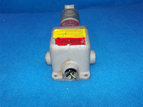 Appleton Electric Ces 3023 Explosion Proof Receptacle 1 Year Warranty