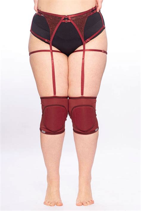Queen Wear Garter Belt Cherry Shine Pole Junkie