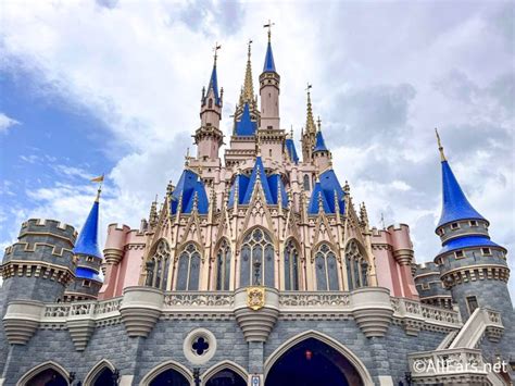 Inne I Cinderella Castle Disney World The Architecture Of Cinderella