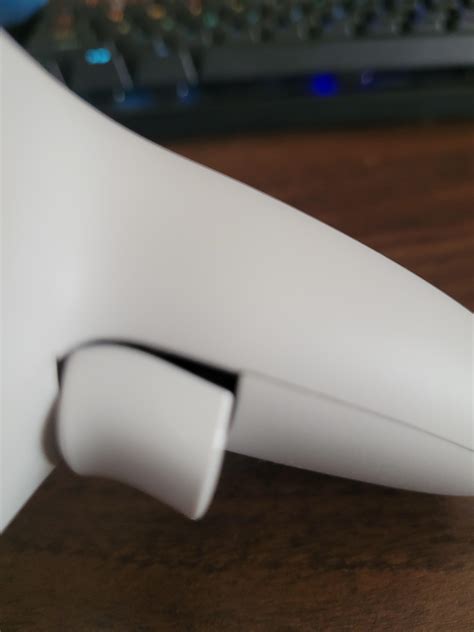 my left controller grip button is broken does anyone know a way to fix