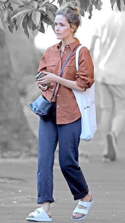 Pin By Ona Ona On Outfits Celebrity Style Casual Rose Byrne Style