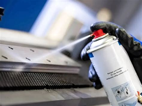 ¿se Pueden Utilizar Adhesivos En Spray Para Pegar Superficies Metálicas
