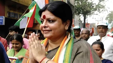 Deepa Das Munshi Went To Kks Residence