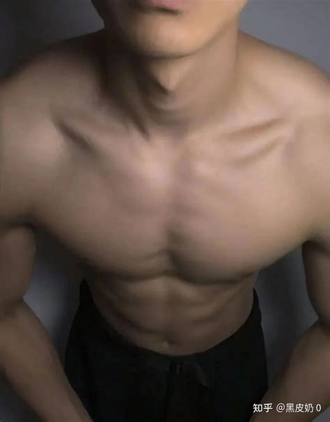 找到他了！刘希平刘姥姥严选185cm黑皮体育生炸翻全网！本可人儿直接被撩到原地鸡叫惹！ 知乎