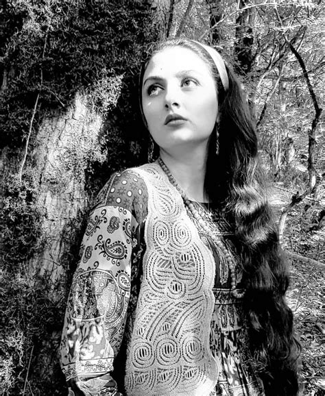 Sara On Twitter Rt Shazzshams به یاد این همه زیبایی که با صورتی لهیده در خاک شد علیه